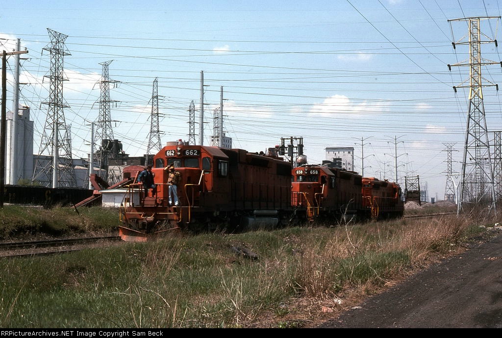 EJ&E 662, 658, and 609